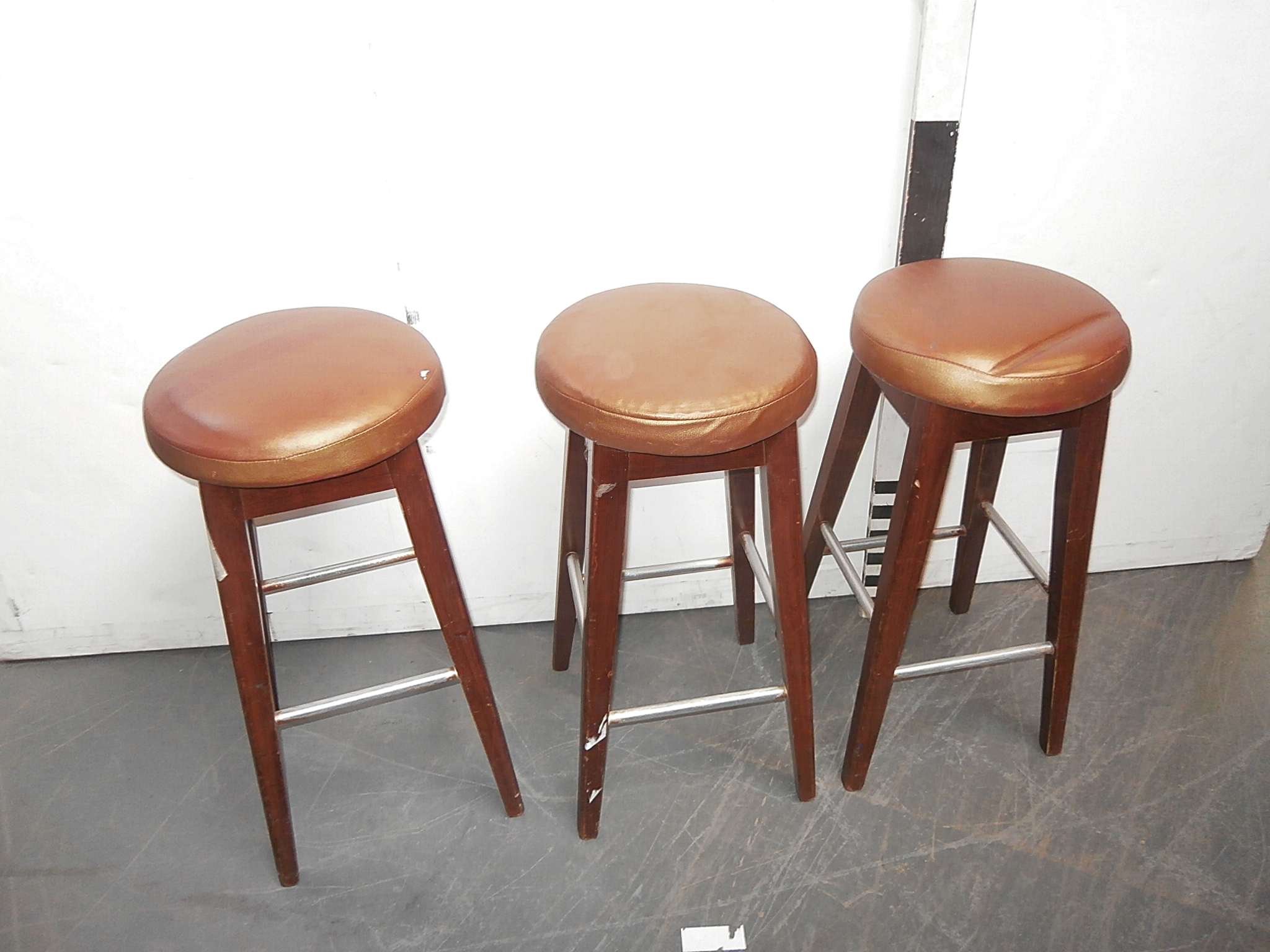 0085033 High Pub Bar Stools ( H 75cm ) x 4 – Stockyard Prop and ...
