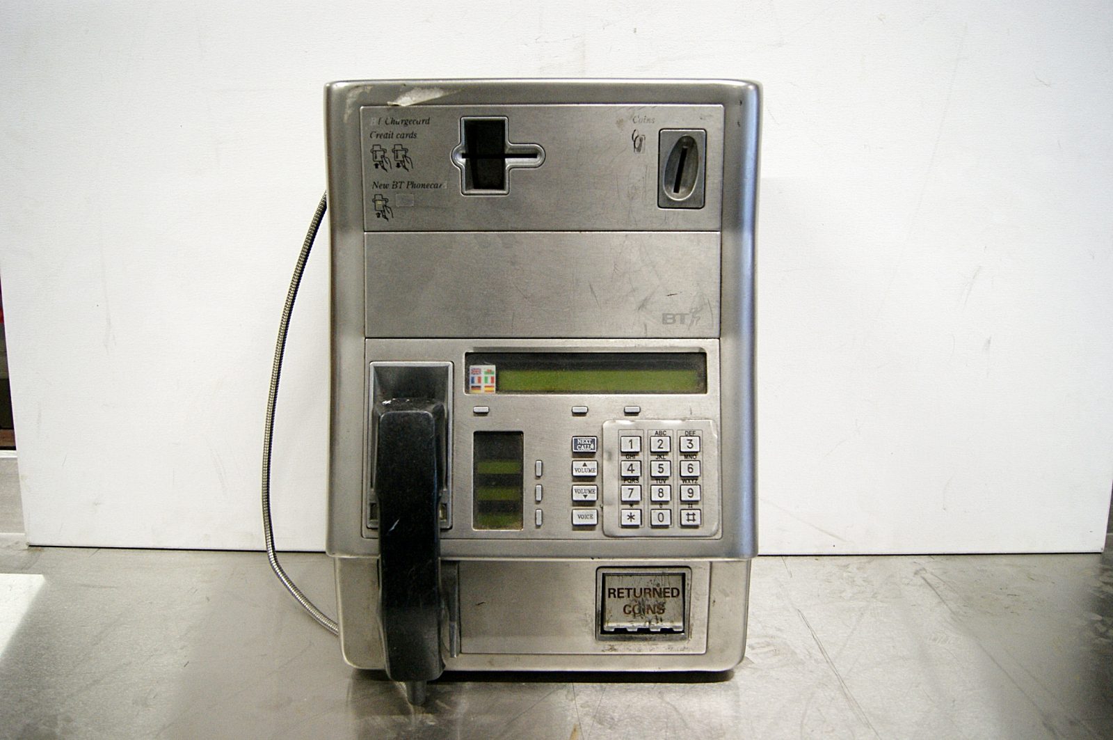 0097101 BT Payphone ( H 48cm x 33 x 27 ) – Stockyard Prop and Backdrop Hire