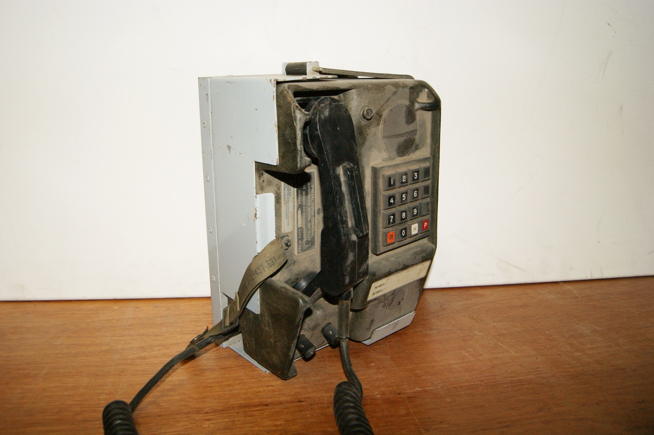 0006228 Wall Mounted Army Telephone ( H 26cm x 20 x 16 ) x 1off ...