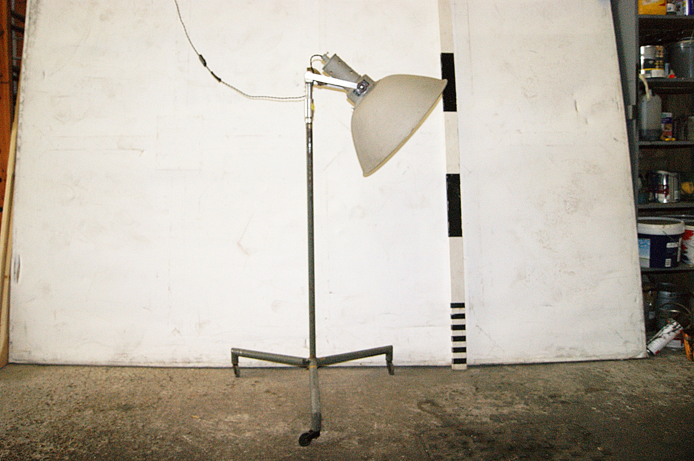 0870074 Strong Lamp On Wheels ( Max H 215cm x Shade Dia 50cm ...