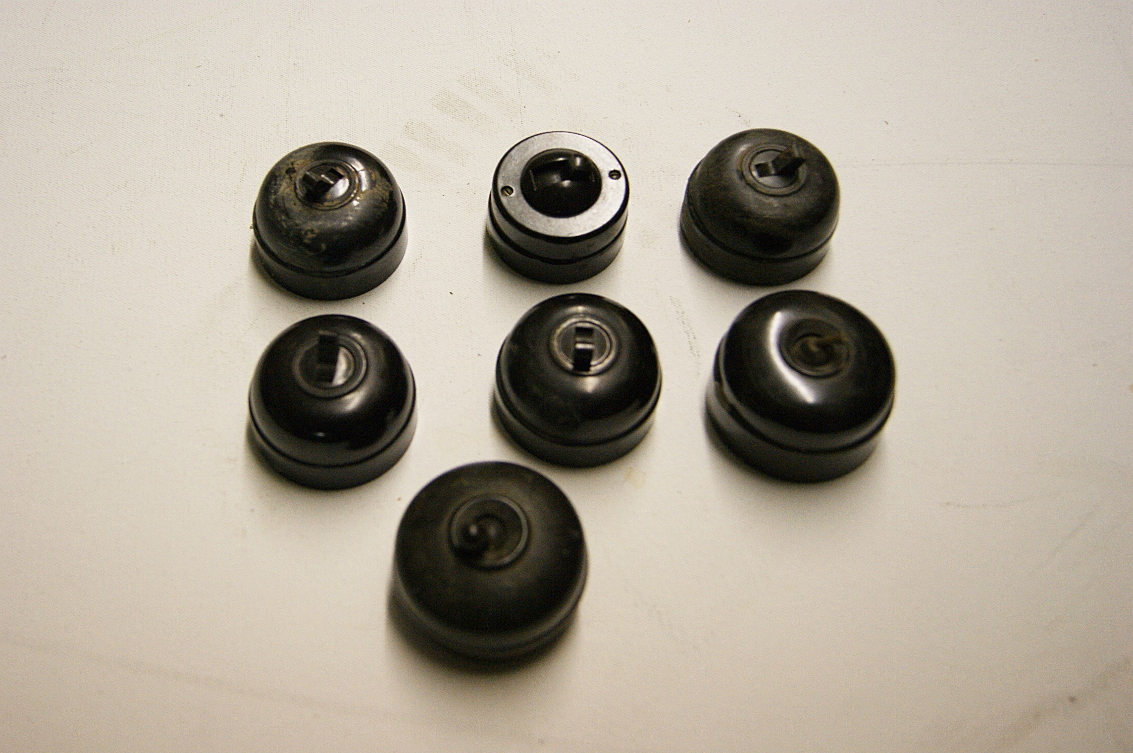 0317029 Bakelite Light Switches ( Dia 5.5 cm ) x 20 off – Stockyard ...