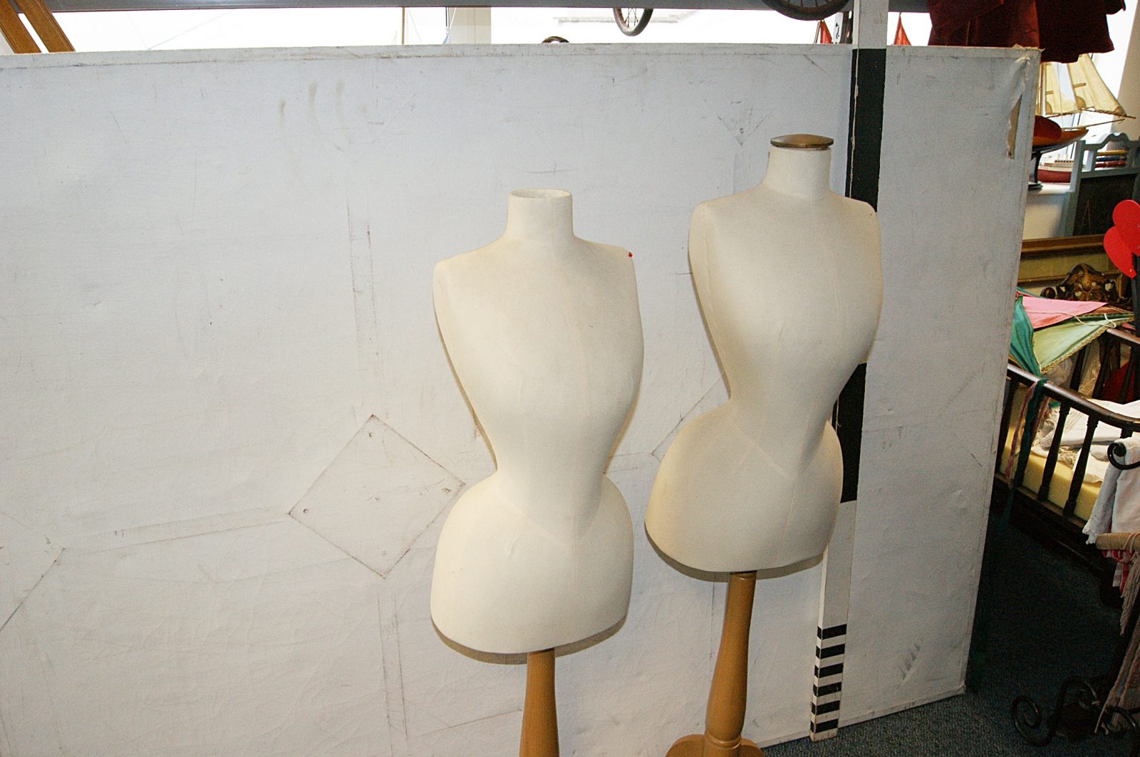 7800039 Female Display Mannequin Bust ( H 68 cm ) With Stand ( H 134cm ...