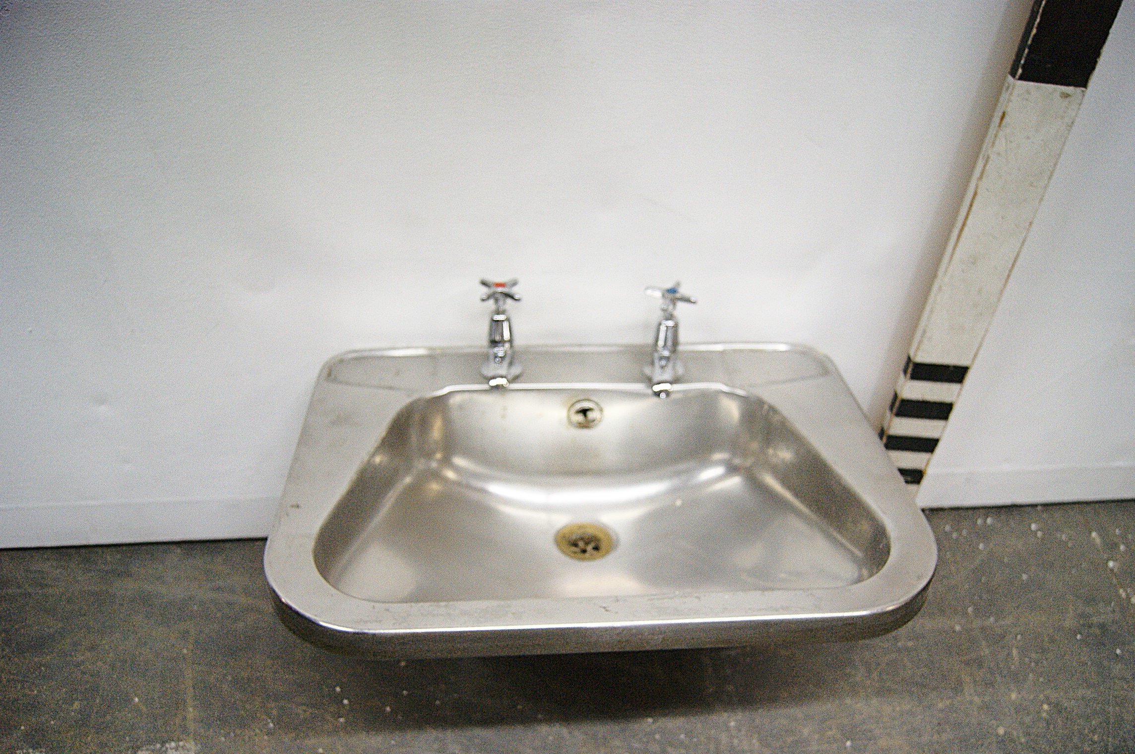 0770056 Stainless Steel Prison Sink ( H 32cm x 56 x 42 ) x 4 off ...